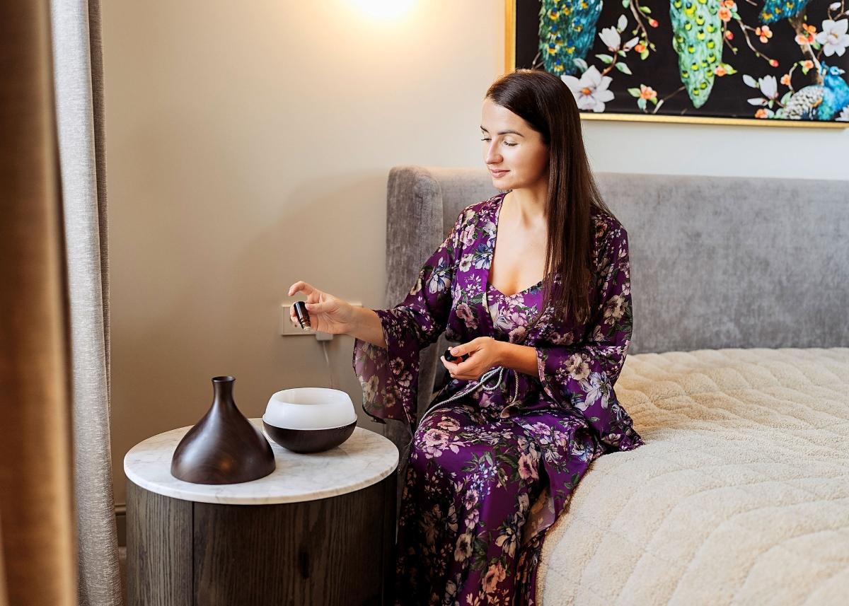 Natūralūs kvapai ramiam vakarui: aromaterapija poilsiui ir miegui